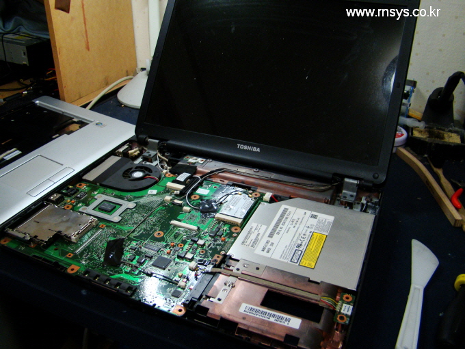 노트북수리 - 도시바 L300 아답터 사용시 무한 리부팅되는 노트북수리 (부산)