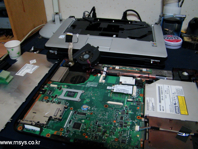노트북수리 - 도시바 새틀라이트 A200 부팅시 무한재부팅, 발열이 심함 ,화면깨짐 (전남)