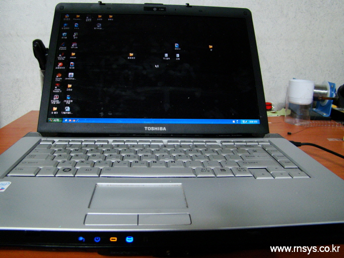 노트북수리 - 도시바 a200 화면안뜸 노트북수리